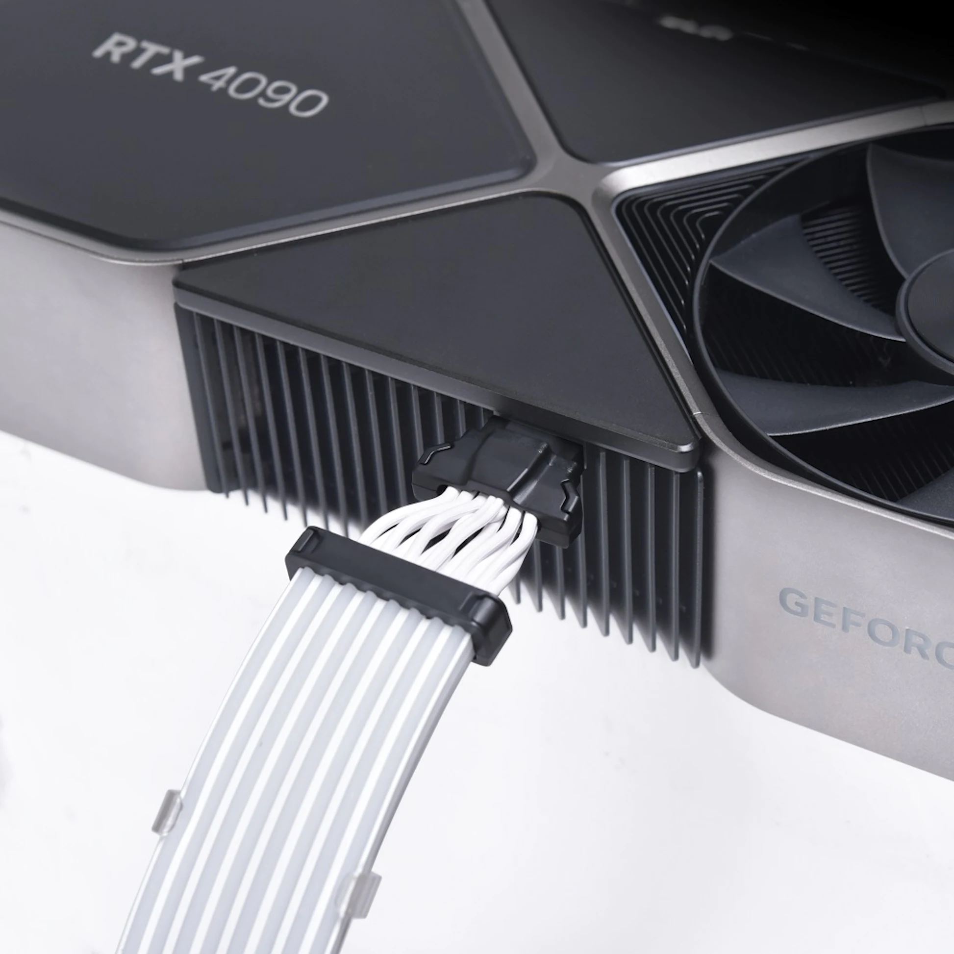 Lian Li Strimer V2 ARGB 3x8-Pin to 12+4-Pin 12VHPWR extension cable ...